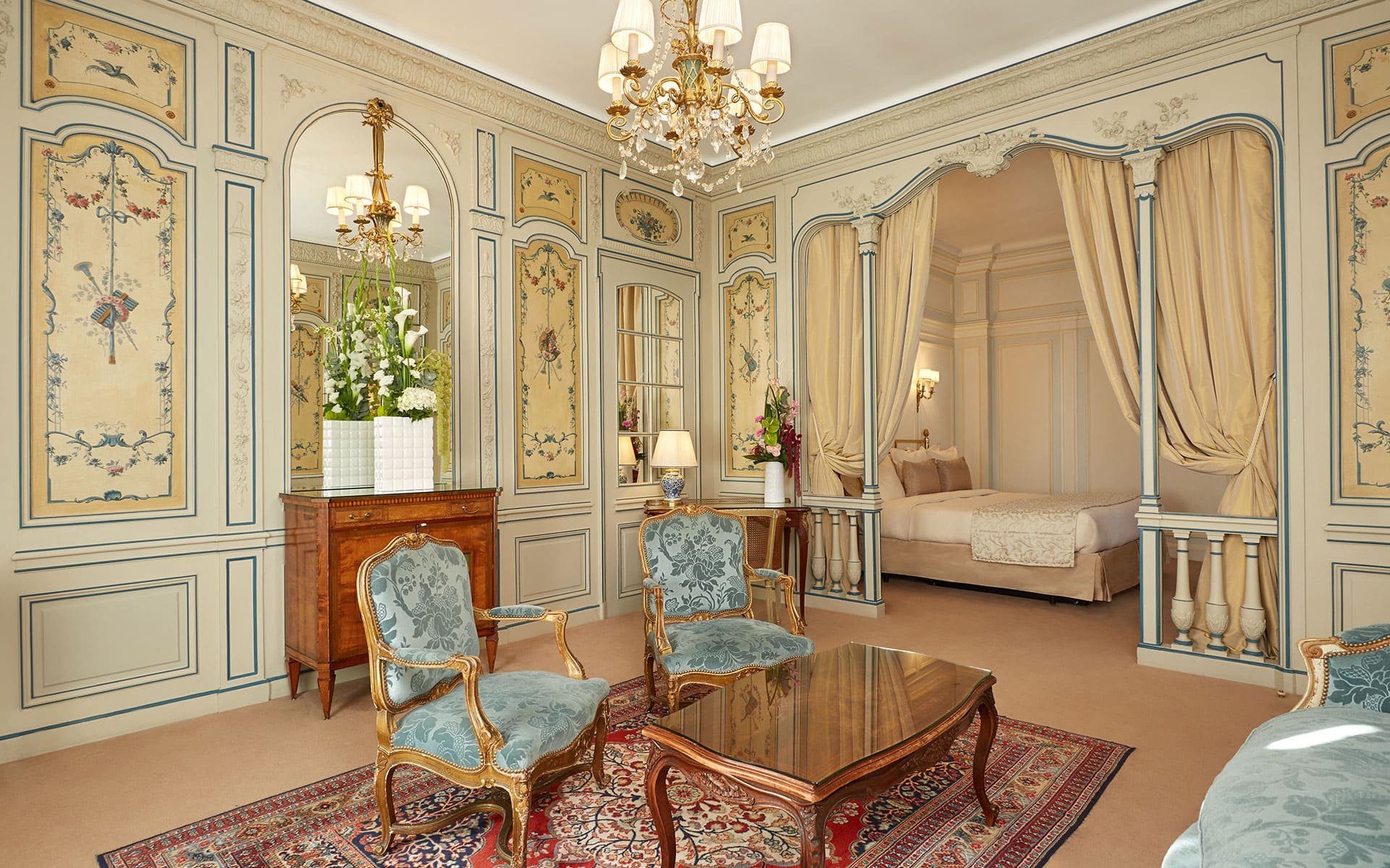 Hotel Raphael Paris ***** | 5 star hotels in paris france | Suites
